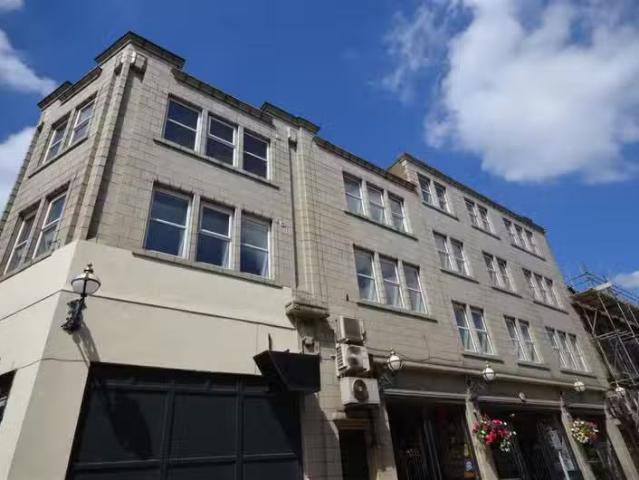 Nice 1 BA 2 bedroom apartment for rent in Apt 6, Fountain Cham.