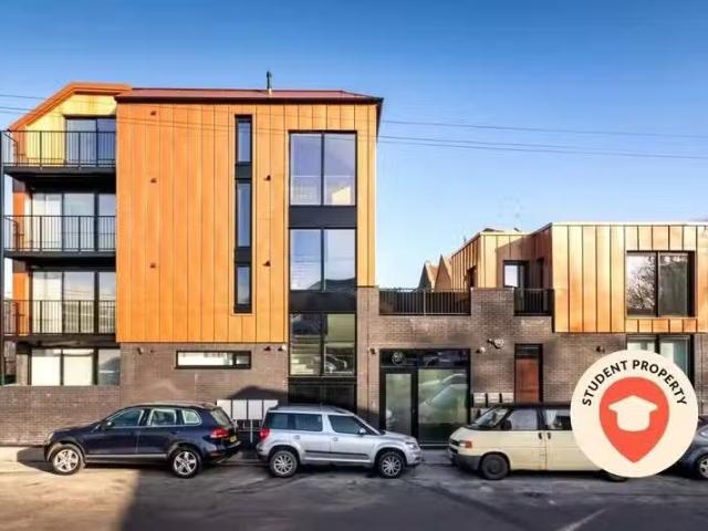 Cozy 1 BA 2 bedroom apartment for rent in Bartley Street, Bedm.