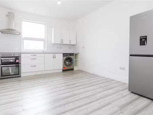 Charming 1 BA 2 bedroom apartment for rent in Derby Road, Bish.