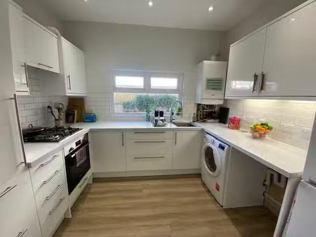 Just in! 1 BA 2 bedroom apartment for rent in Ninian Road, CAR.