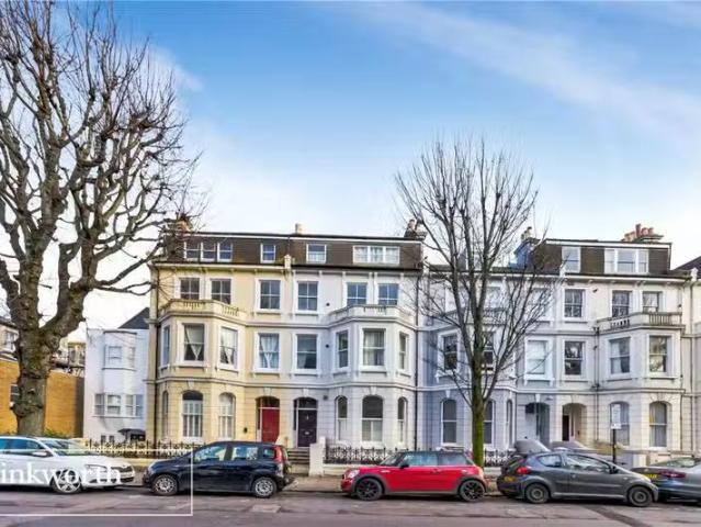 Nice 1 BA 2 bedroom apartment for rent in St Aubyns, Hove, Eas.