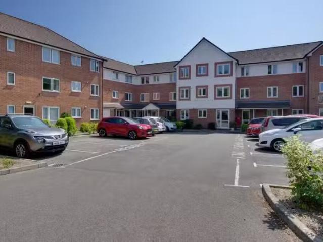 Charming 1 BA 2 bedroom apartment for rent in Station Road, We.