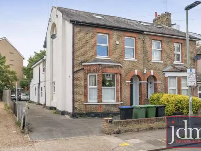 Charming 1 BA 2 bedroom apartment for rent in Palace Grove, Br.