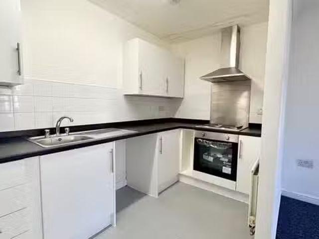 Cozy 1 BA 2 bedroom apartment for rent in Piper way, Ilford IG1