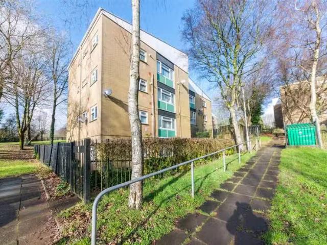 Just in! 1 BA 2 bedroom apartment for rent in Wern Goch West.