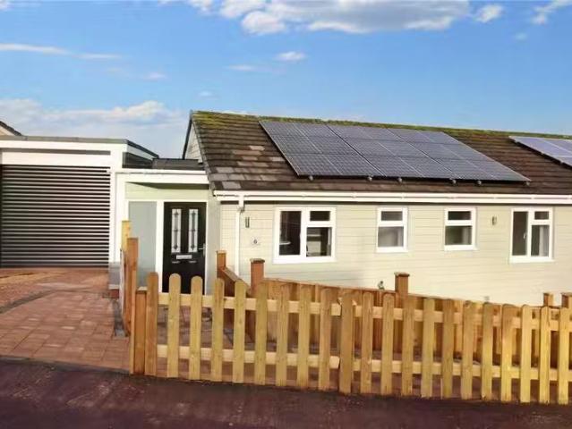 New 1 BA 2 bedroom bungalow for rent in Anstey Crescent, Tiver.
