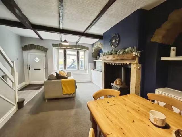 Unique 1 BA 2 bedroom cottage for rent in High Street, Sutton.