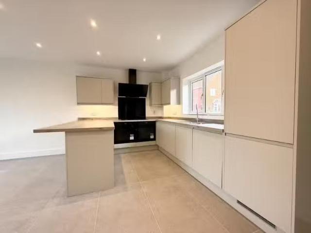 Cozy 1 BA 2 bedroom detached bungalow for rent in White Horse.