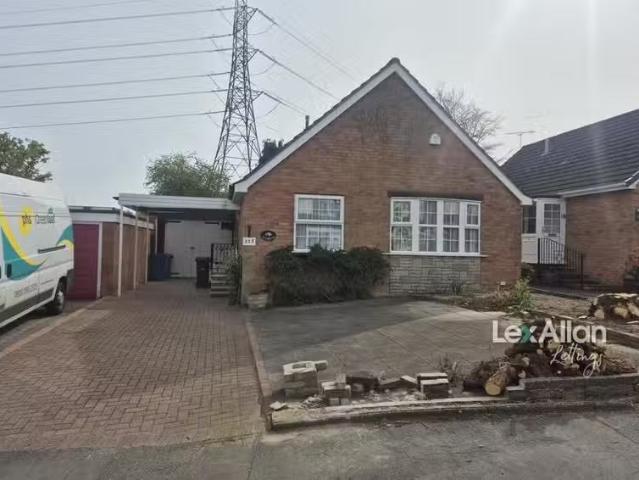 Charming 1 BA 2 bedroom detached bungalow for rent in Woodbury.