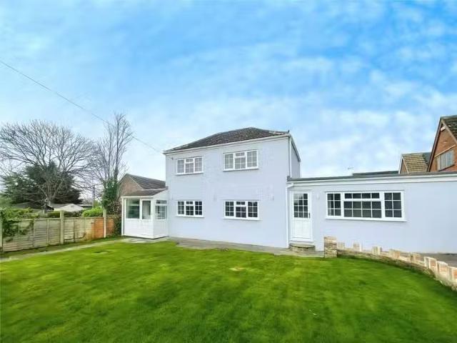 Just in! 1 BA 2 bedroom Detached House to rent, Church Lane, N.