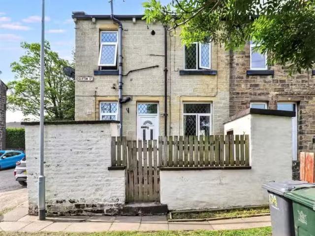 For Rent! 1 BA 2 bedroom end of terrace house for rent in Clif.
