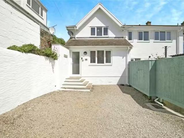 Cozy 1 BA 2 bedroom End Terrace House to rent, Chynance, Portr.