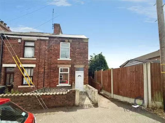 Charming 1 BA 2 bedroom End Terrace House to rent, Smith Stree.