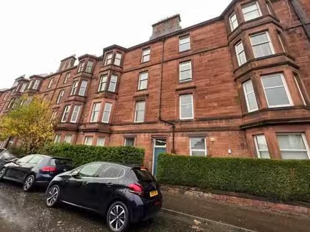 Deal! 1 BA 2 bedroom flat for rent in Macdowall Road, Edinburg.
