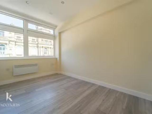 Charming 1 BA 2 bedroom flat for rent in Manchester Road, Burn.