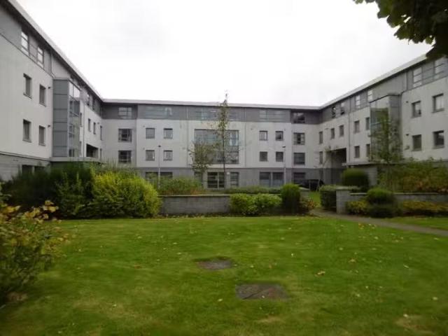 Charming 1 BA 2 bedroom flat for rent in Merkland Lane, Pittod.