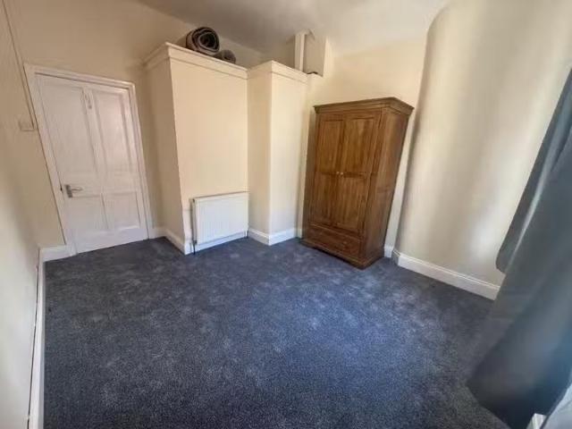 Nice 1 BA 2 bedroom flat for rent in North Road, St. Andrews.