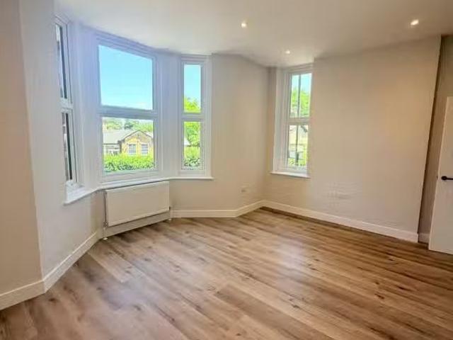 Charming 1 BA 2 bedroom flat for rent in Otterburn House, 10 B.