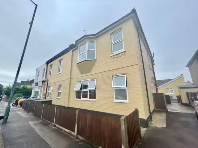 Rental! 1 BA 2 bedroom flat for rent in Ashley Road, Kings Par.