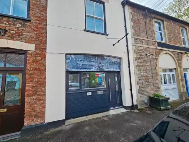 Rental! 1 BA 2 bedroom flat for rent in Broad Street, Wrington.