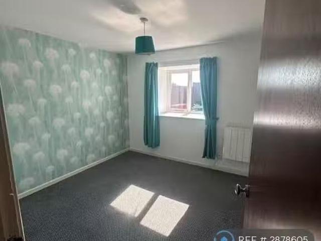 Rental! 1 BA 2 bedroom flat for rent in Chapel Walk, Alfreton.