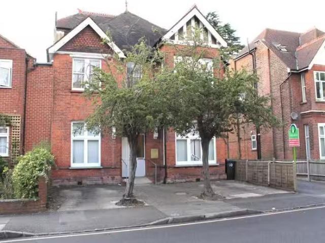 Charming 1 BA 2 bedroom flat for rent in Highland Road, Bromle.