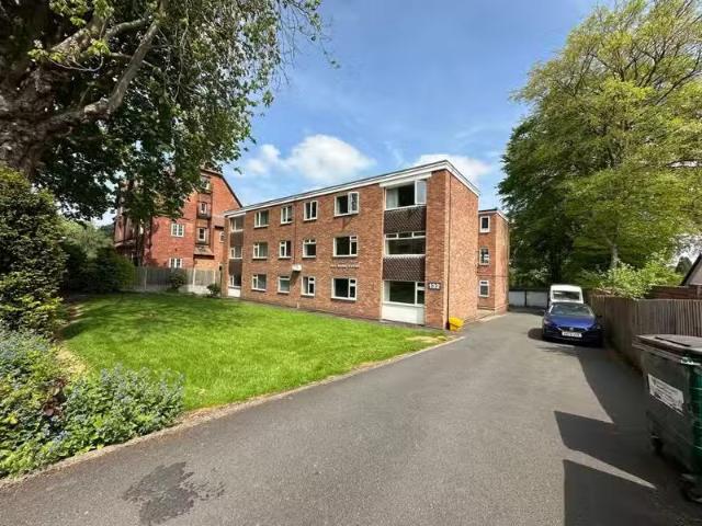 Charming 1 BA 2 bedroom flat for rent in Lichfield Road, Doe B.