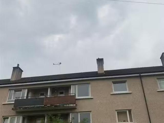 Unique 1 BA 2 bedroom flat for rent in Parkneuk Road Glasgow.