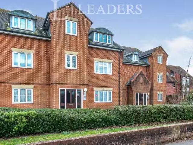 Charming 1 BA 2 bedroom flat for rent in Pennant Way, Purewell.