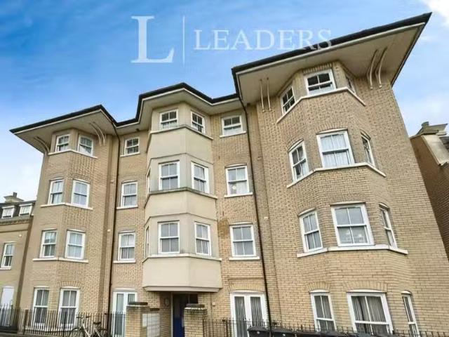 New 1 BA 2 bedroom flat for rent in St. Matthews Gardens, Camb.