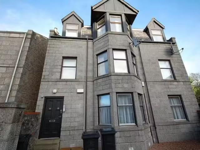 Charming 1 BA 2 bedroom flat for rent in Stanley Street, Aberd.