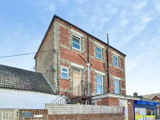 Charming 1 BA 2 bedroom flat for rent in Seaside, Eastbourne.