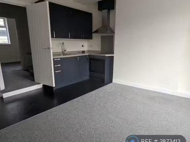 Cheap 1 BA 2 bedroom flat for rent in South St, Keighley, BD21