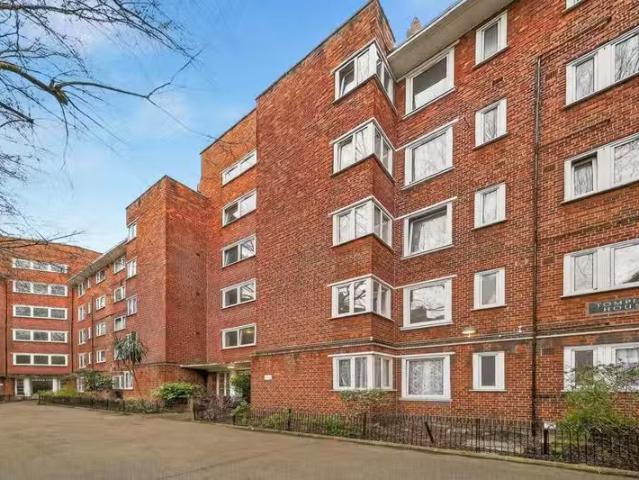 Cozy 1 BA 2 bedroom flat for rent in Tompion House, Percival S.