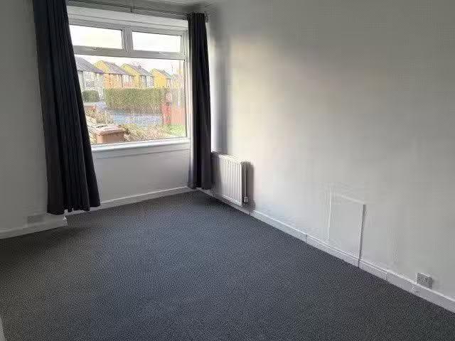 Just in! 1 BA 2 bedroom Flat to rent, Carrick Knowe Road, Edin.