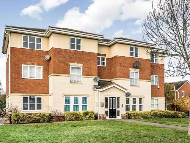 Unique 1 BA 2 bedroom Flat to rent, Gillespie Close, Bedford.