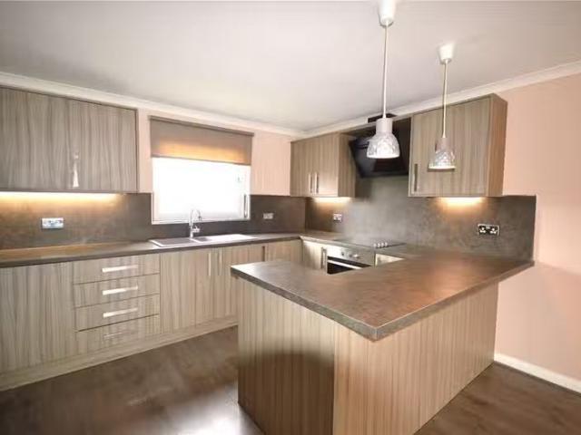 New 1 BA 2 bedroom Flat to rent, Fairfield Place, Falkirk, FK2.