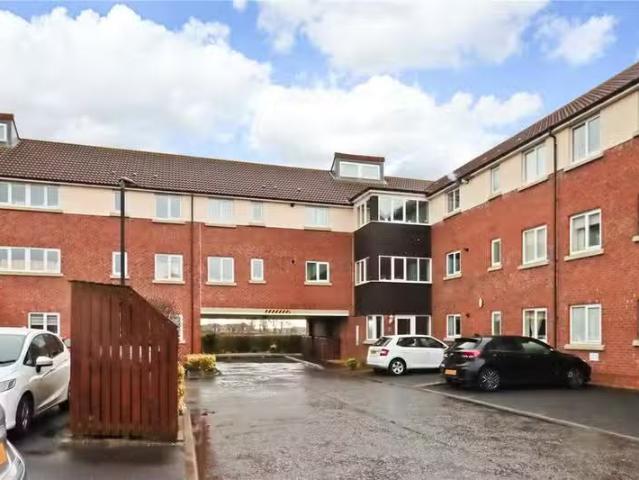 Cheap 1 BA 2 bedroom Flat to rent, Friars Rise, Whitley Bay, N.