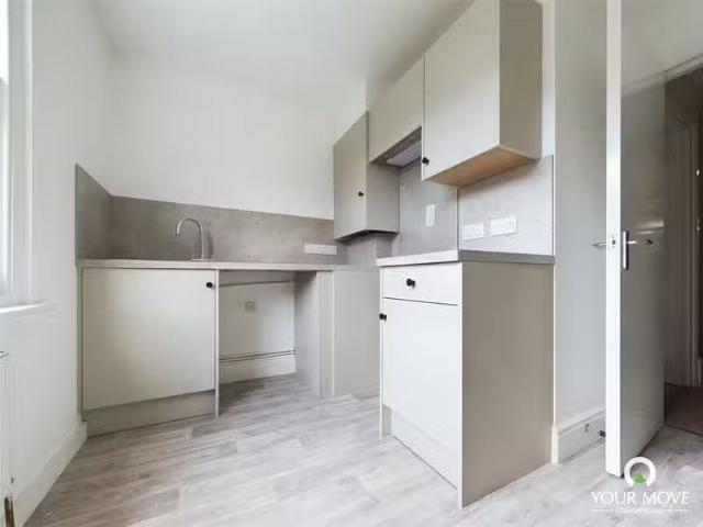 Charming 1 BA 2 bedroom Flat to rent, Westgate Bay Avenue, Wes.