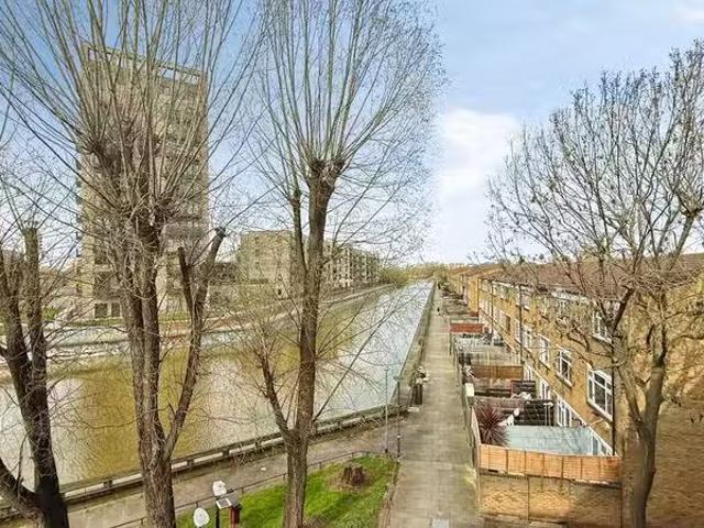 New 1 BA 2 bedroom Flat to rent, Whinchat Road, London, SE28.