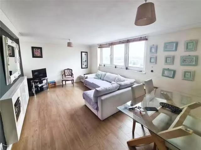 Cheap 1 BA 2 bedroom Flat to rent, Windermere Avenue, Southamp.