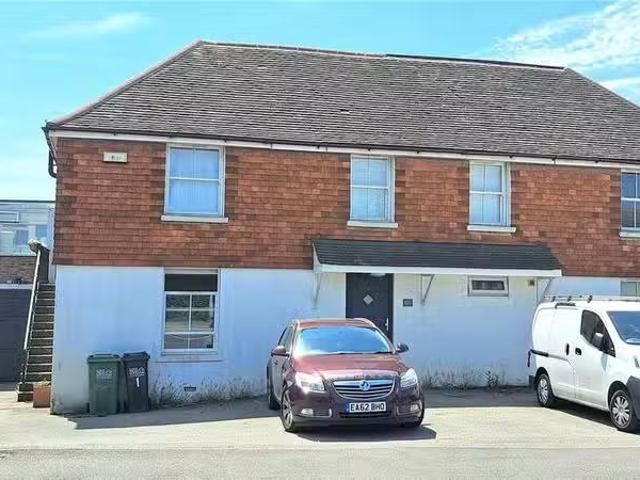 For Rent! 1 BA 2 bedroom Flat to rent, The Ridge, St. Leonards.