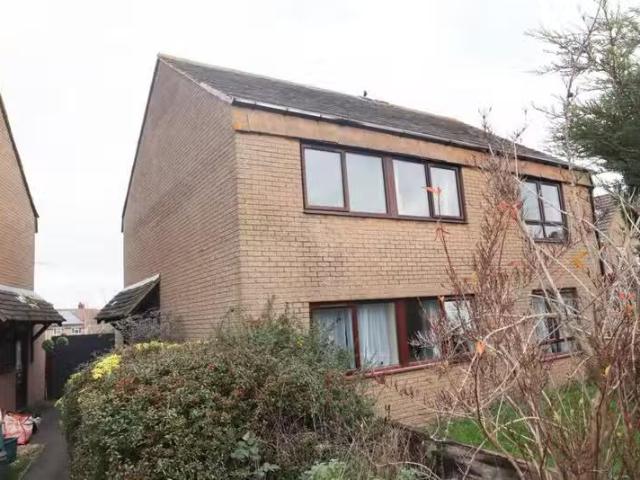 Deal! 1 BA 2 bedroom house for rent in Cross Lanes, Pill, Bris.