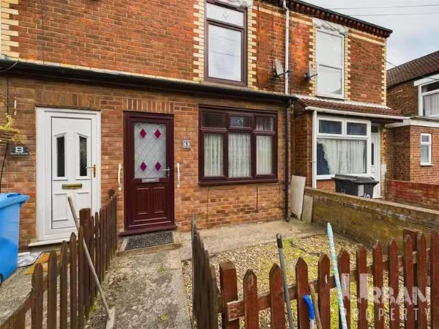 Cheap 1 BA 2 bedroom house for rent in Gladys Villas, Brecon S.