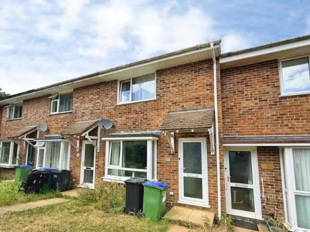 Charming 1 BA 2 bedroom house for rent in Old Malling Way, Lew.