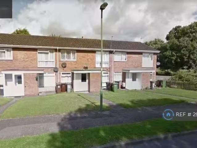 Charming 1 BA 2 bedroom maisonette for rent in Rowood Drive, S.