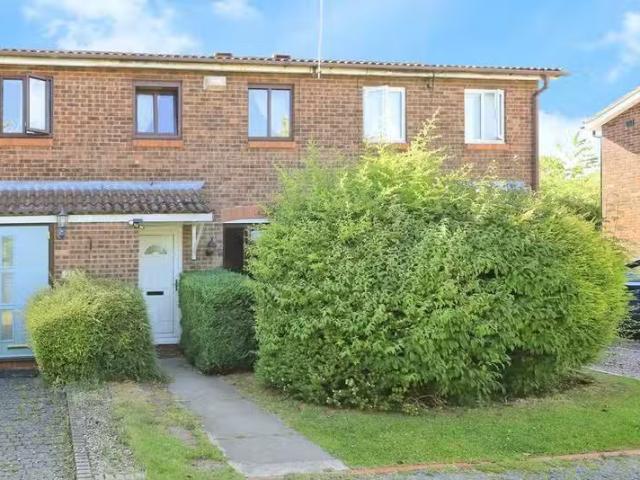 Just in! 1 BA 2 bedroom Mid Terrace House to rent, Cheshire Gr.
