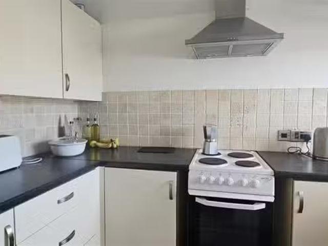 Deal! 1 BA 2 bedroom property for rent in Cedric Road, Westgat.