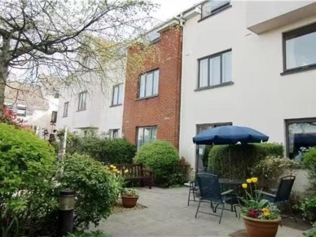 Cozy 1 BA 2 bedroom retirement property for rent in Kings Gard.