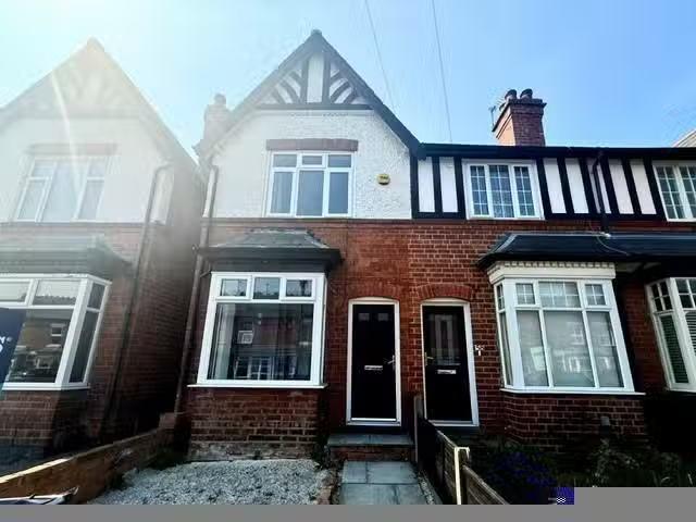Just in! 1 BA 2 bedroom semi detached house for rent in Coles.
